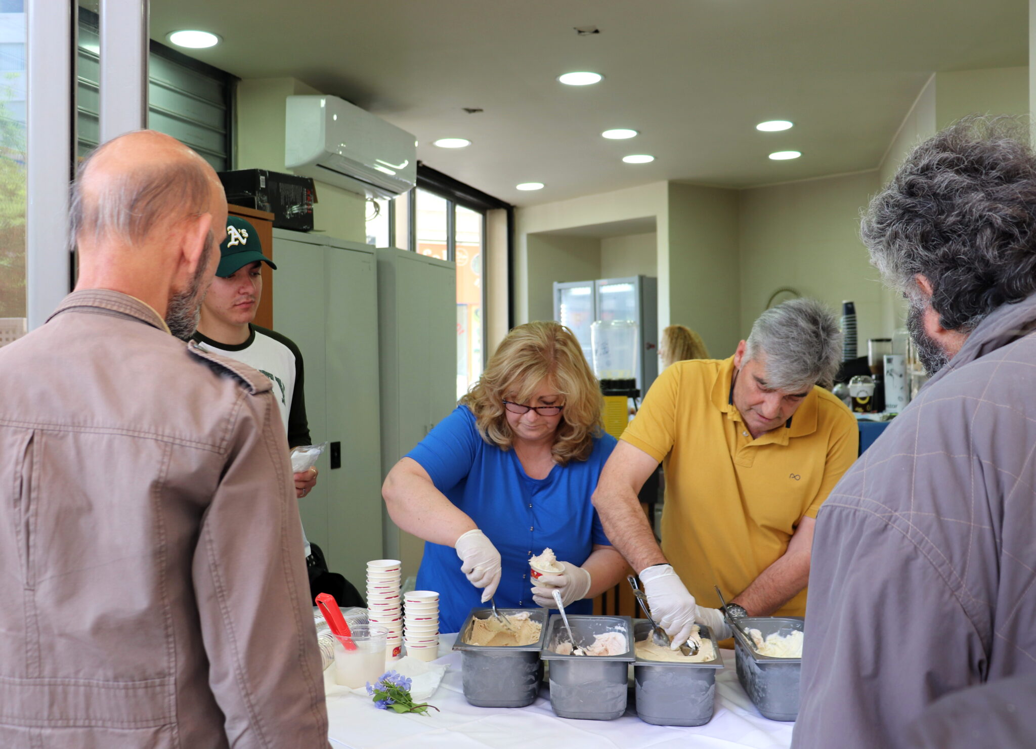 Παγωτά για όλους από τη Vanilla Gelateria στο Πολυδύναμο Κέντρο Αστέγων ...